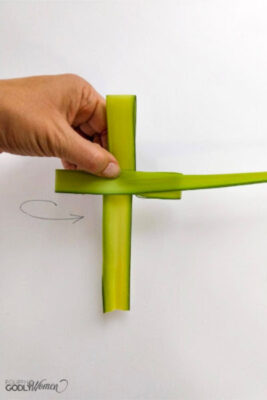 How to Make a Palm Cross (Easy Palm Cross Instructions!)